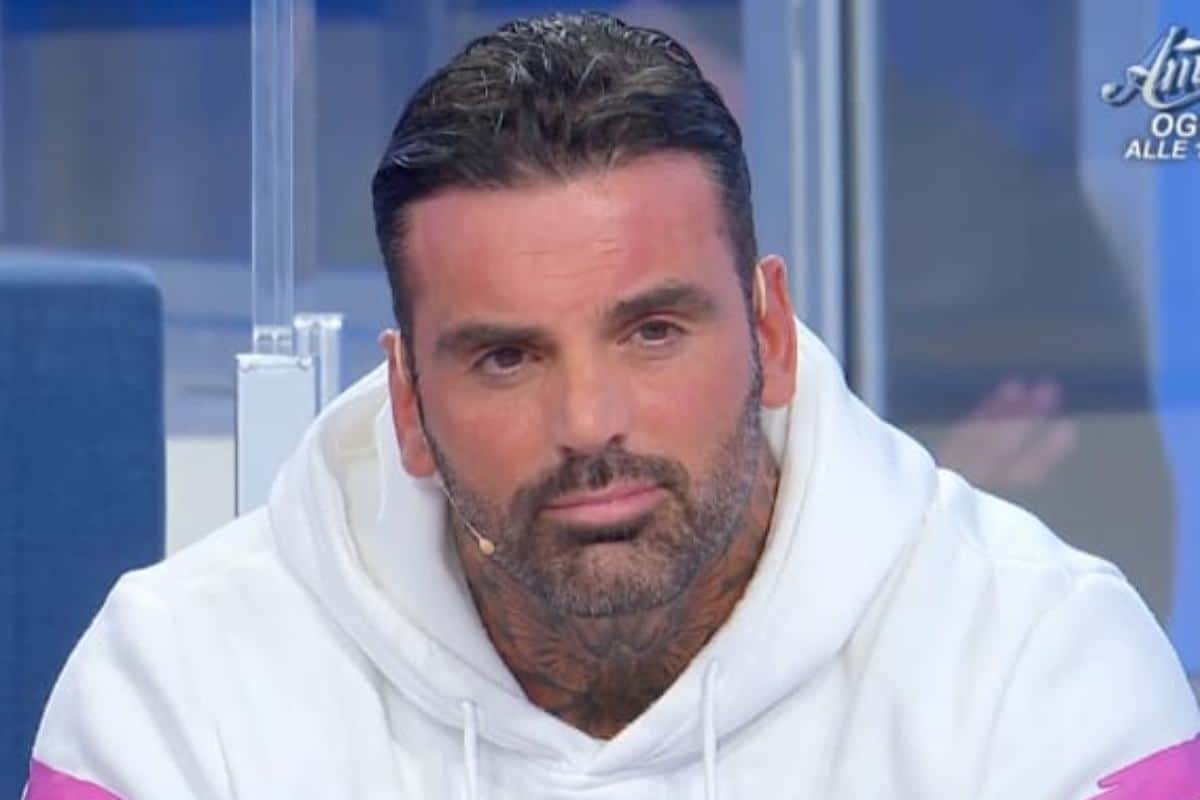Uomini e Donne: Mario Cusitore vicino a un’altra dama? Il gossip si ... Uomini e Donne: Mario Cusitore vicino a un’altra dama? Il gossip si ...