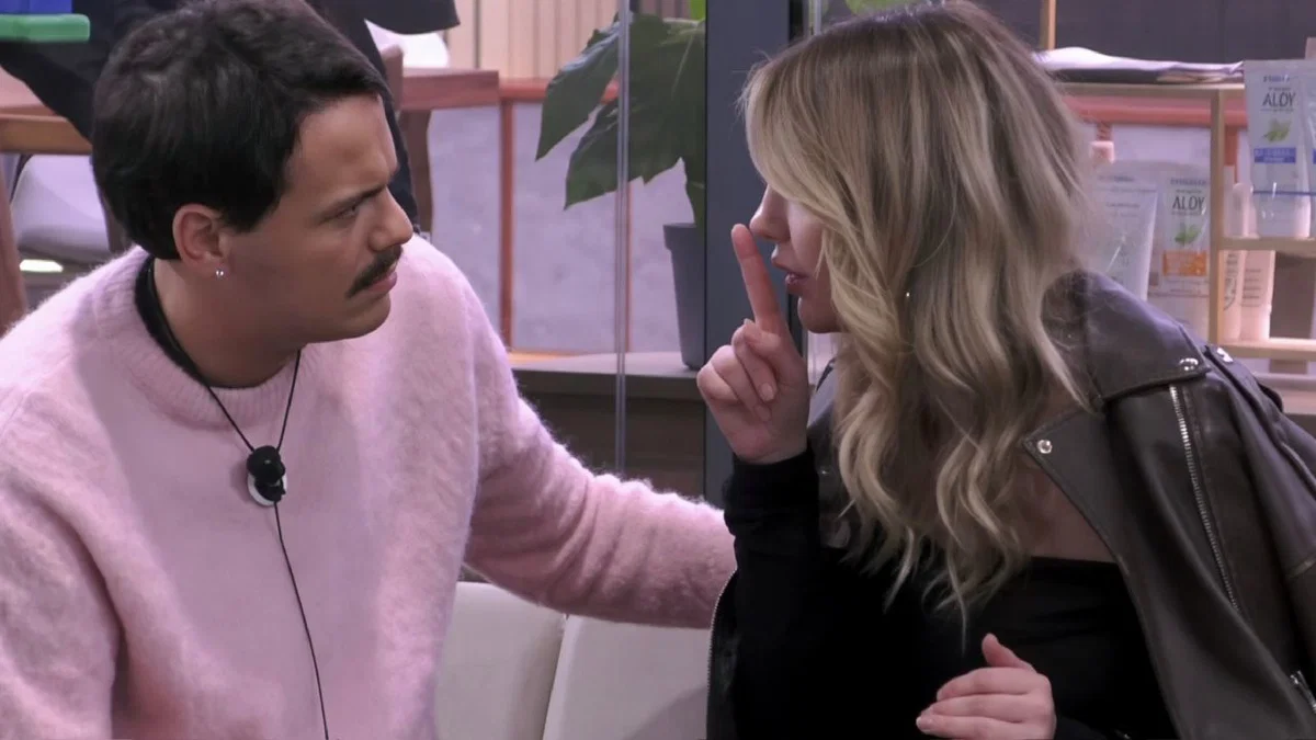 GF Vip, caos totale a pochi giorni dalla finale: Lucia minaccia Renato ...